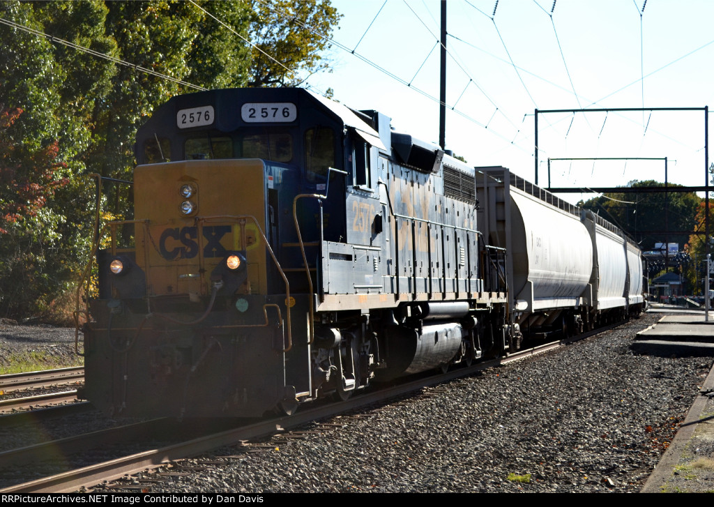 CSX GP38-2 2576 leads C770-16 back east up track one